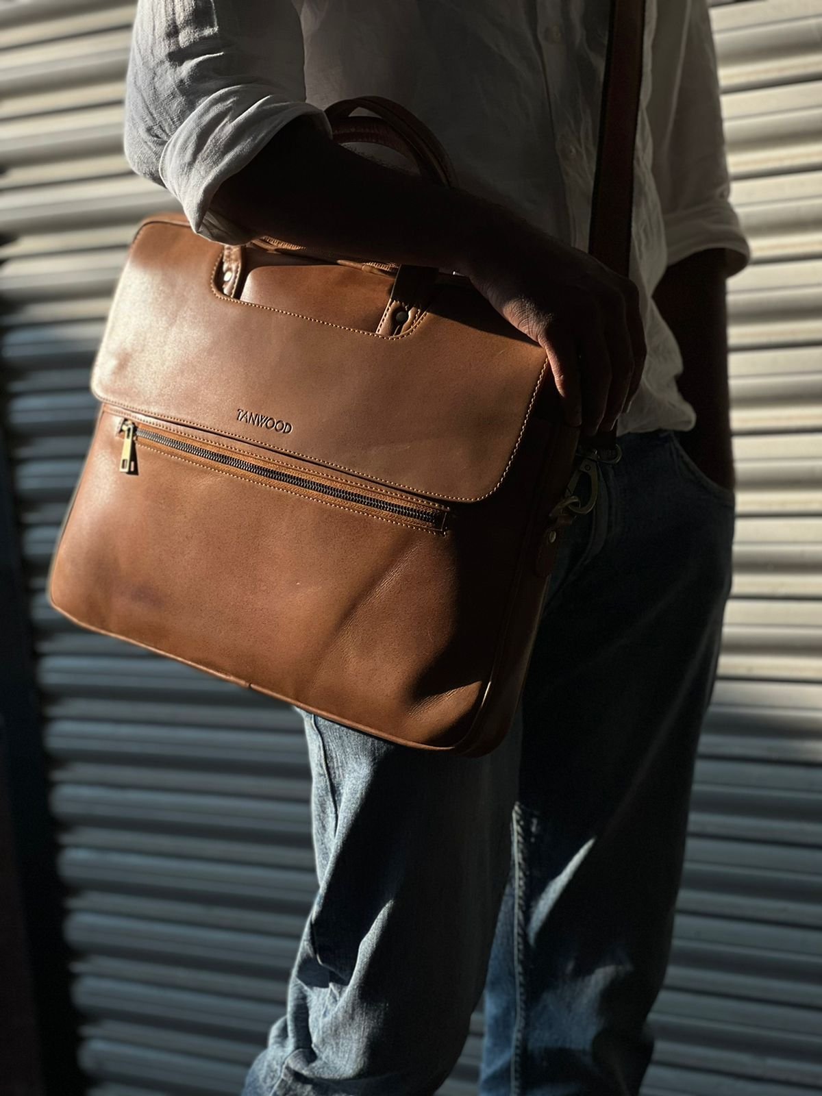TANWOOD Magnetic flap Laptop bag -Classic tan shade - Tanwood Leather